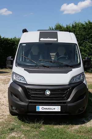 V697 - Chausson - Le Van aux lits jumeaux pour le confort de tous